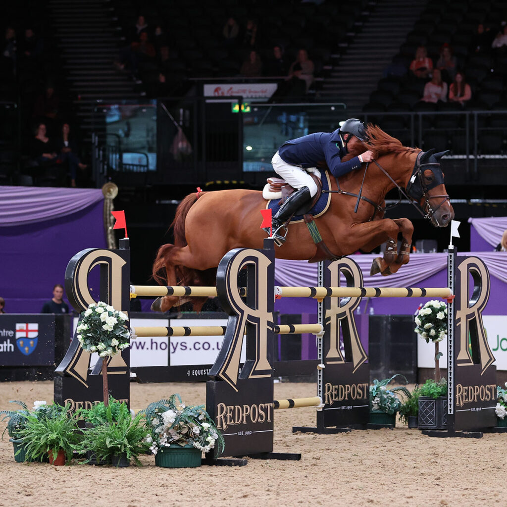 Redpost Equestrian Renew Sponsorship of HOYS Senior Foxhunter ...