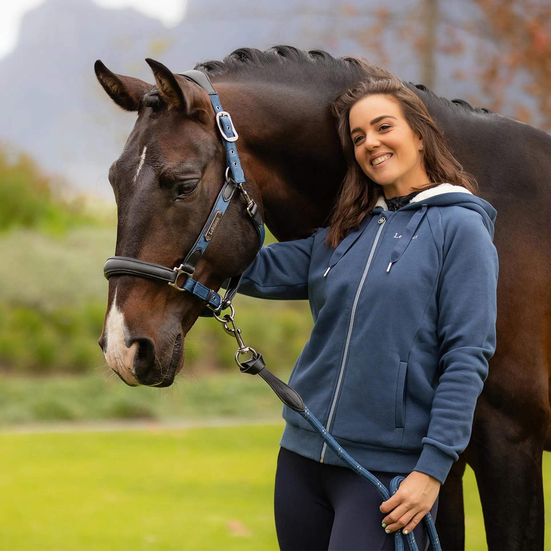 LeMieux Capella Leather Headcollar - Atlantic