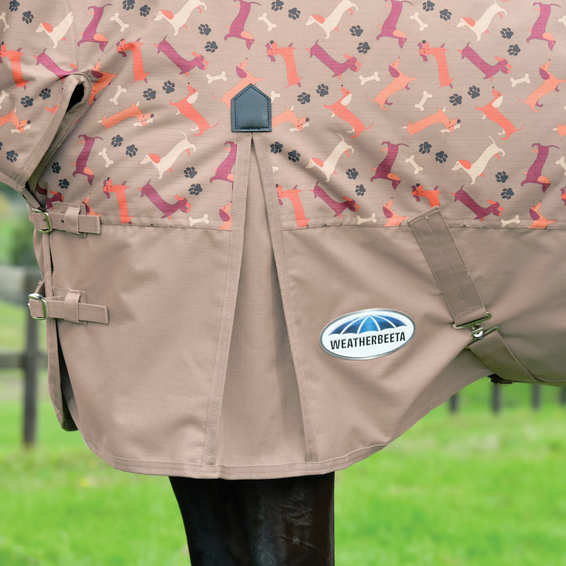 WeatherBeeta ComFiTec Essential 220g Turnout Rug - Dachshund