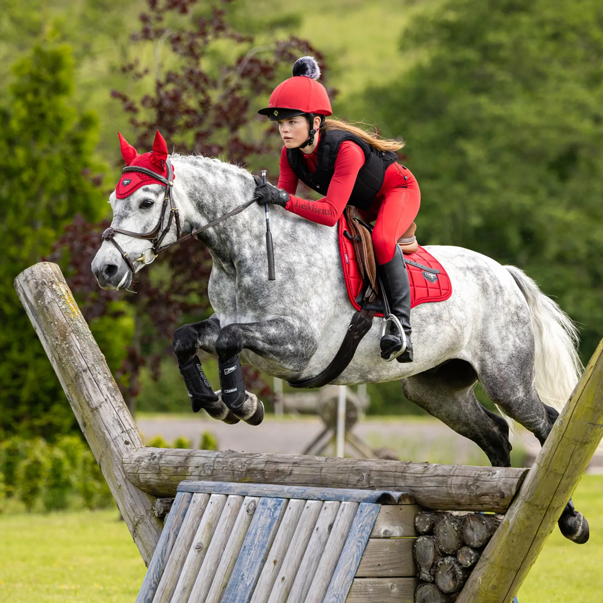 LeMieux Loire Classic Satin GP Square - Chilli Red