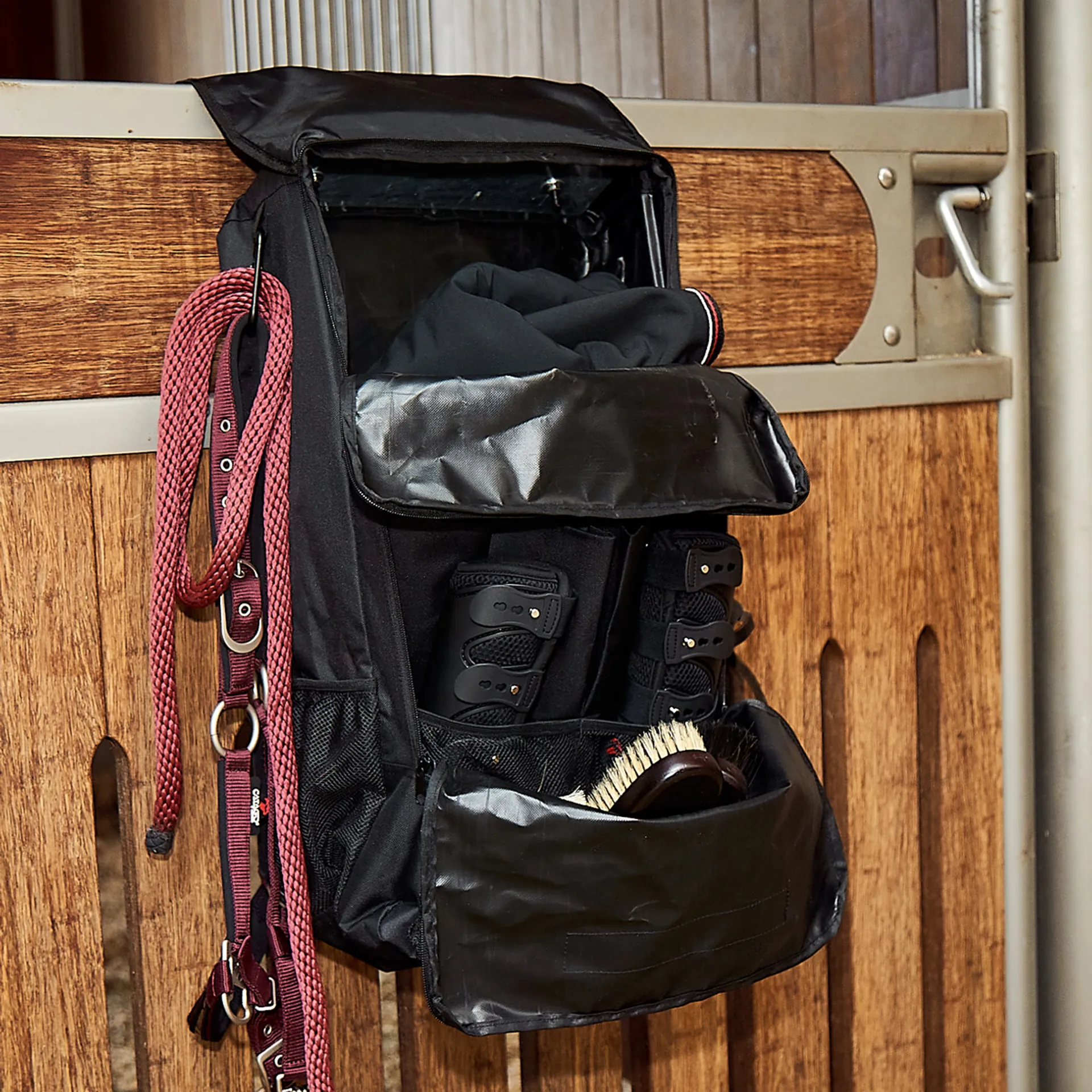 Catago Stable Bag with Hooks - Black