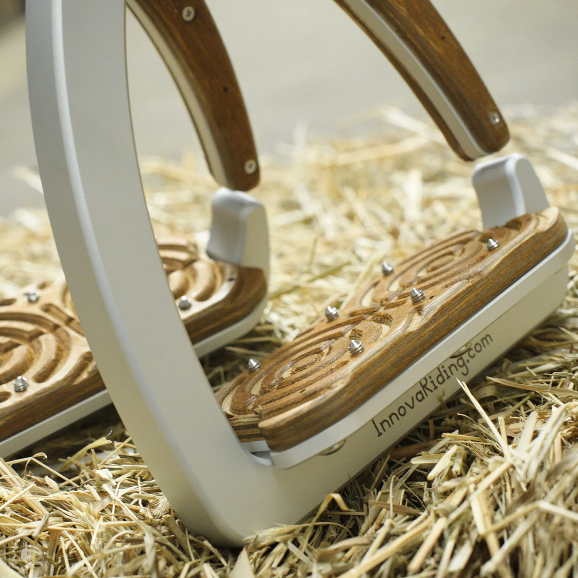 Innova Riding Dynamic Safety Stirrups Silver/Dark Wood