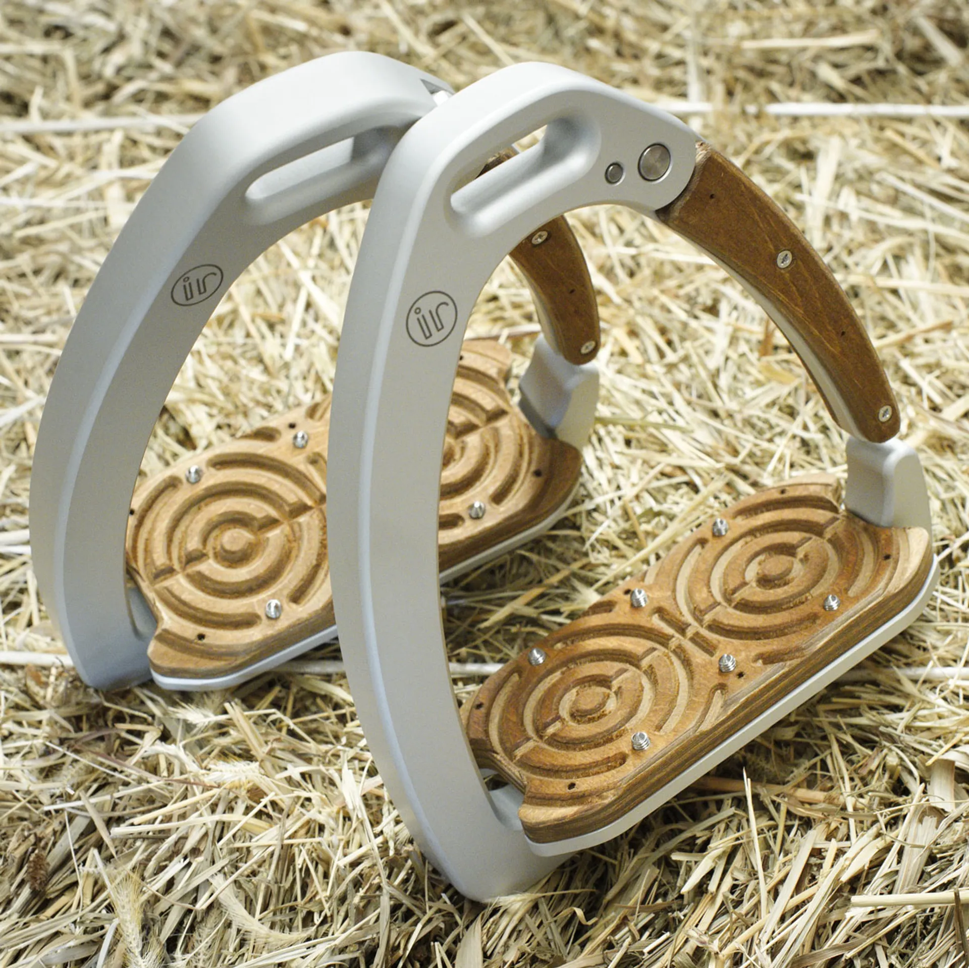 Innova Riding Dynamic Safety Stirrups Silver/Dark Wood