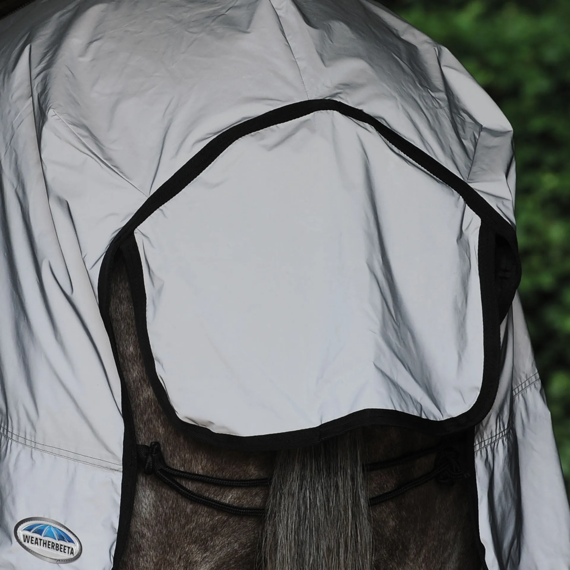 WeatherBeeta Reflective Wrap Around Exercise Sheet - Silver/Black