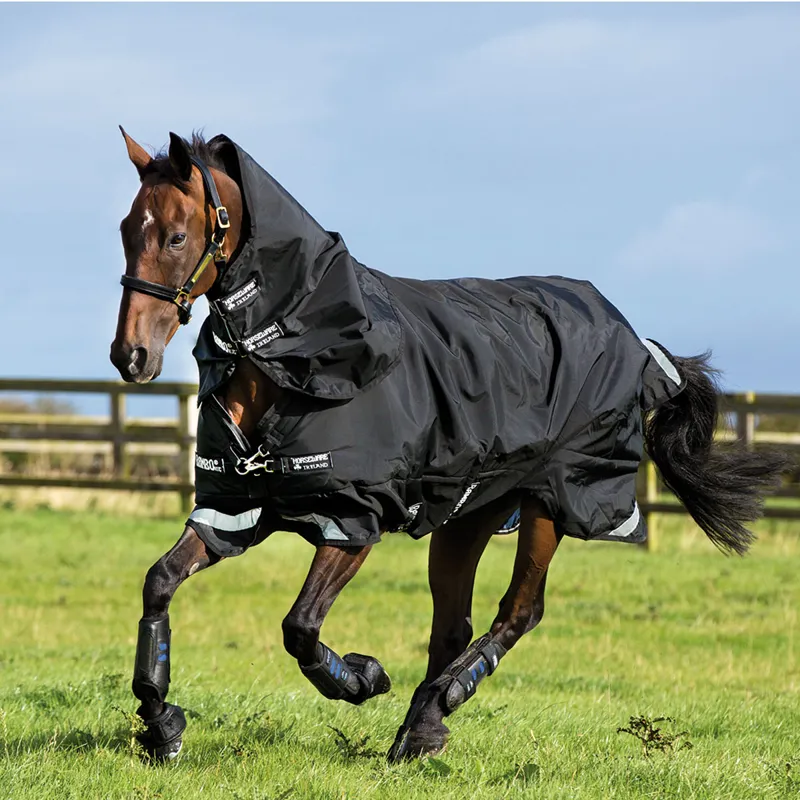Rambo Supreme 200g Detachable Neck Turnout Rug - Black/Black