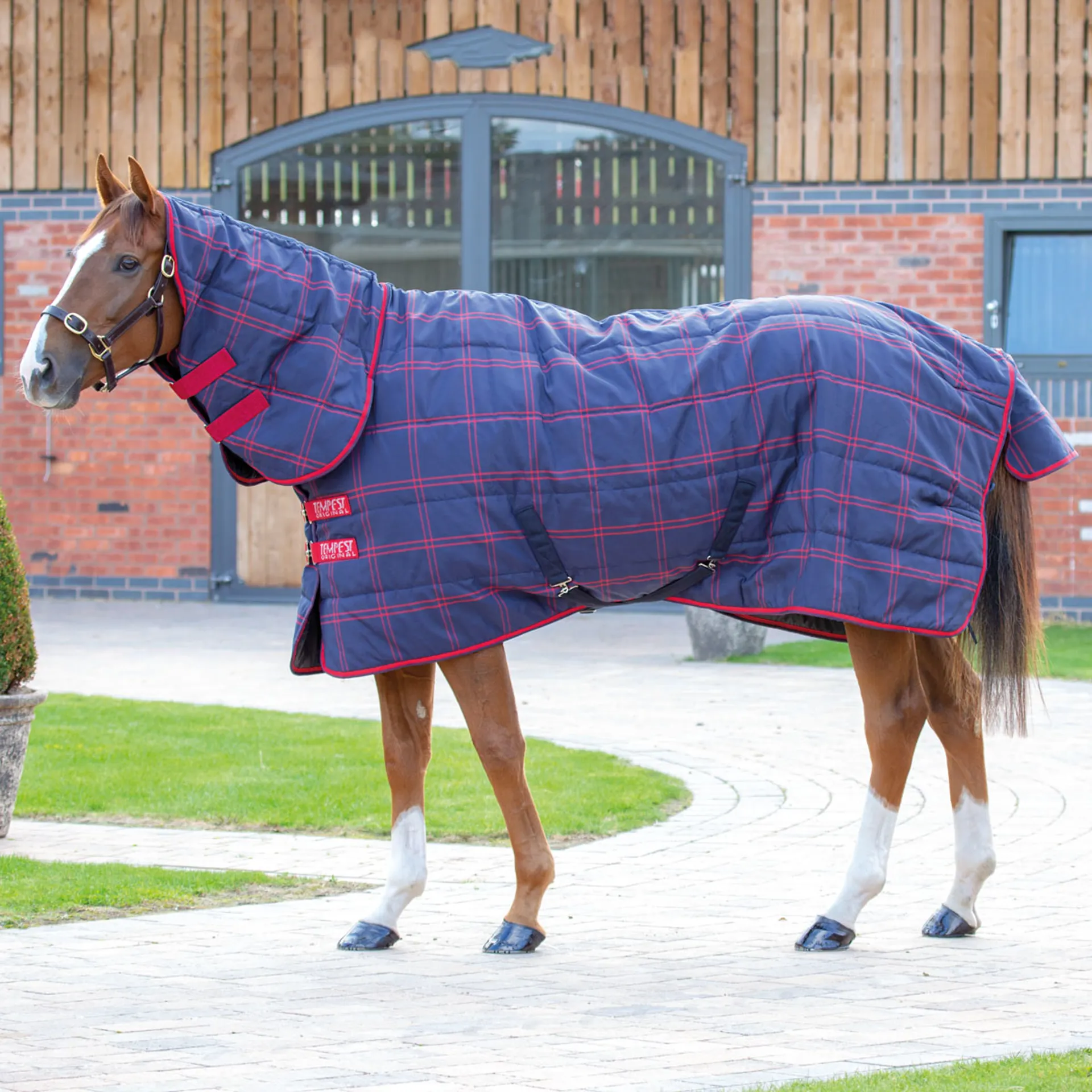 Shires Tempest Plus 200 Combo Neck Stable Rug - Navy/Red Check